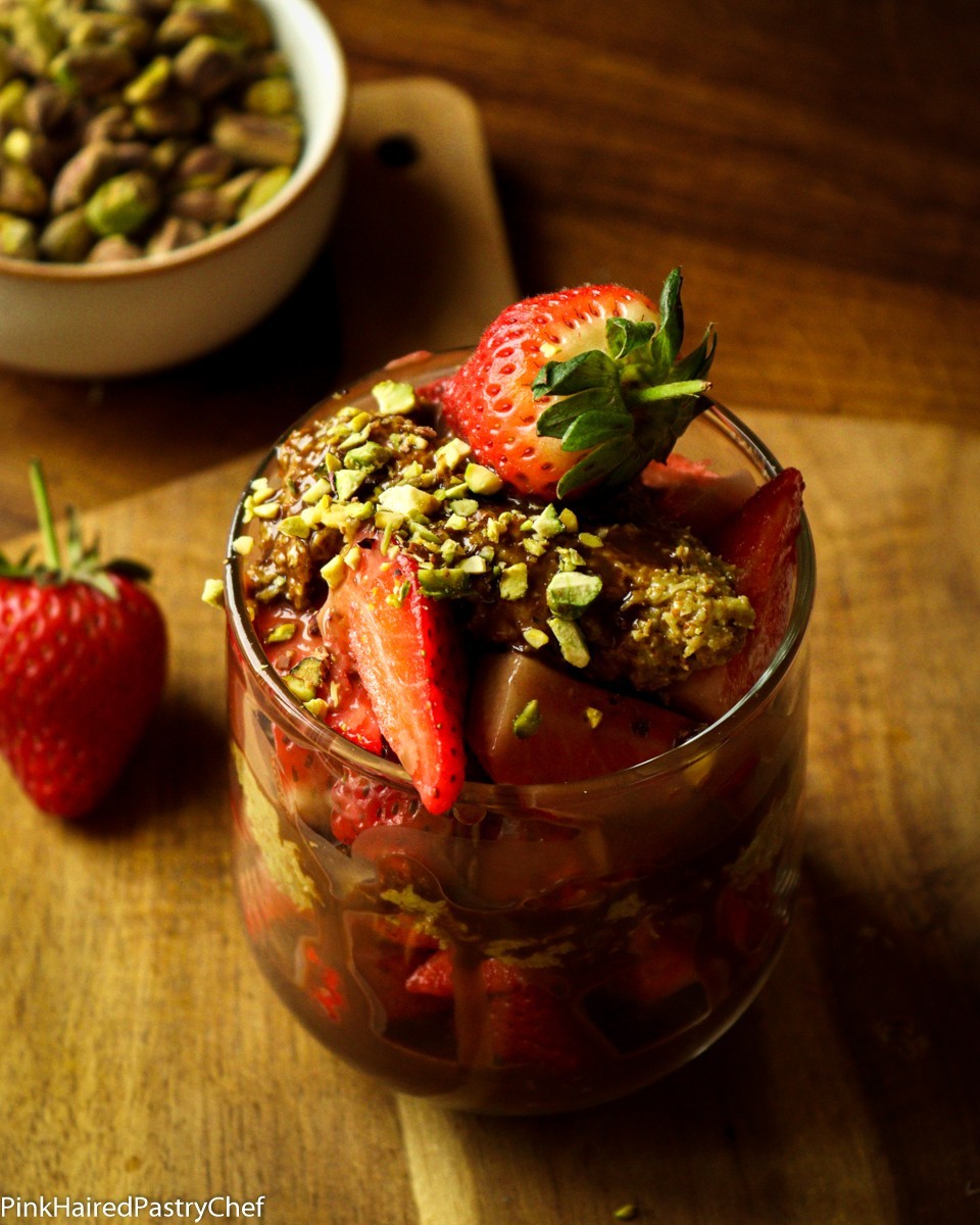 Viral Dubai Chocolate Strawberry Cup Recipe - Pink Haired Pastry Chef